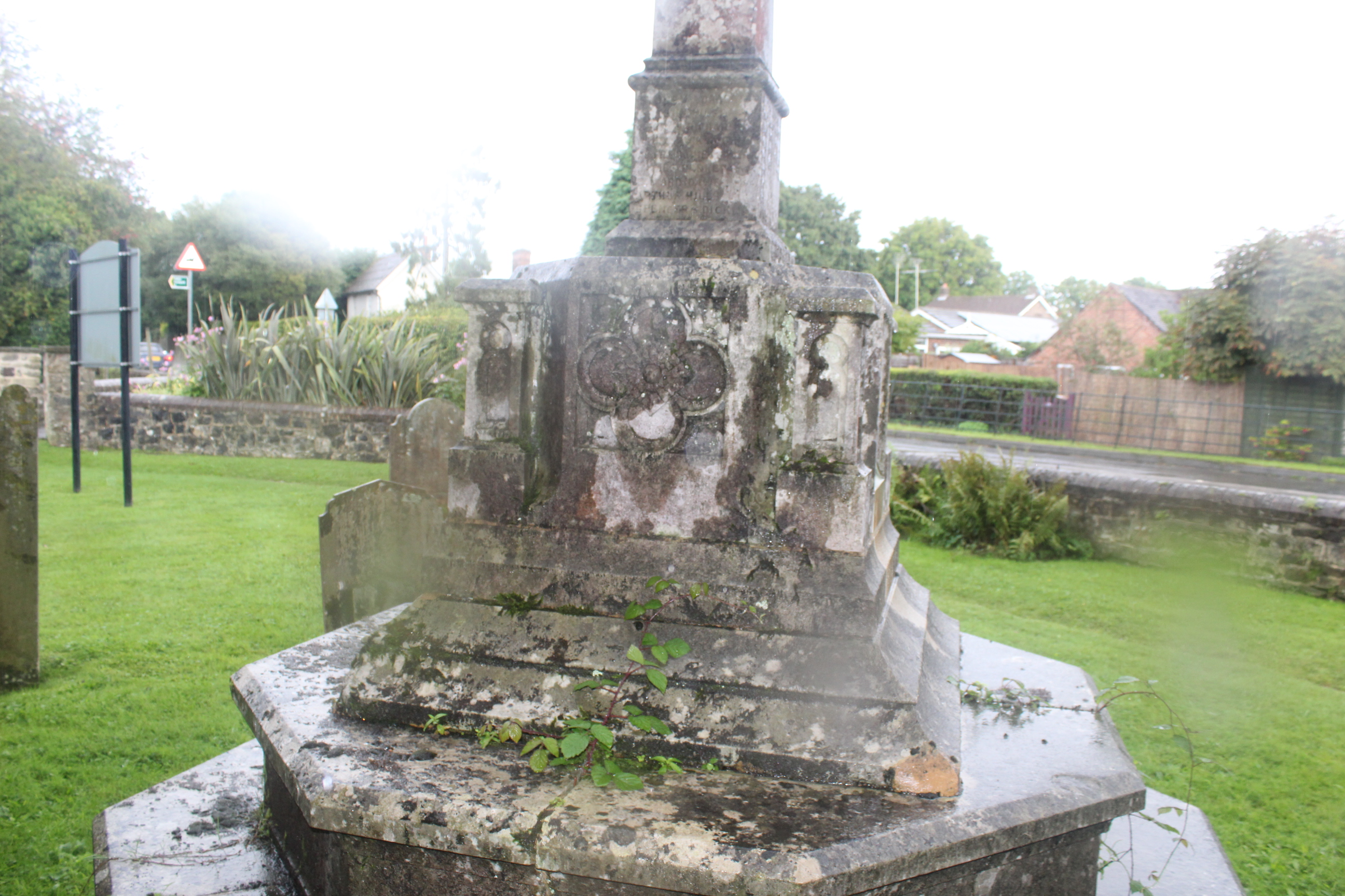 Lower Beeding Cross - War Memorials Online